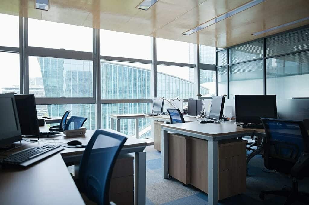 Choosing the Perfect Office Desk Tips | Essential Office Furniture Blog